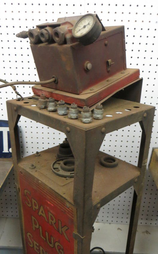 Champion Spark Plug Service machine, stands 51 inches h : Lot 204