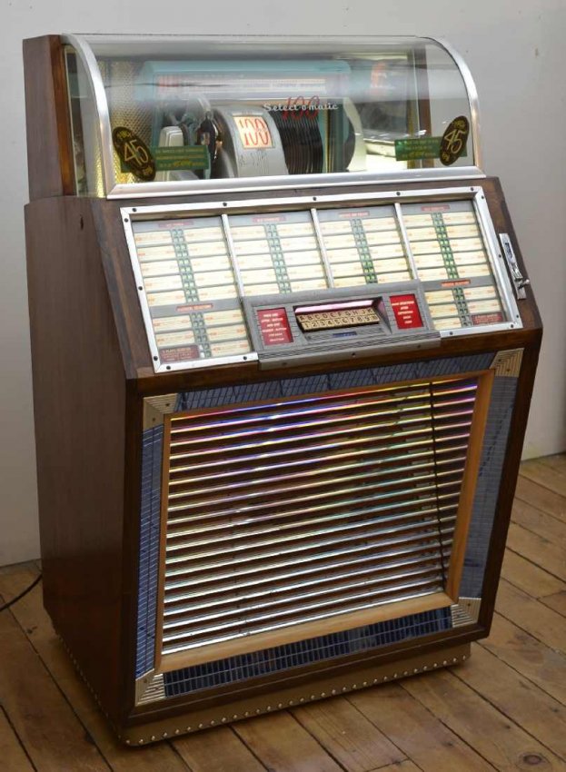232: SEEBURG 100 SELECT-O-MATIC JUKEBOX. PLAYS 45 RPM R : Lot 232