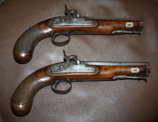 DUELING PISTOLS : Lot 165