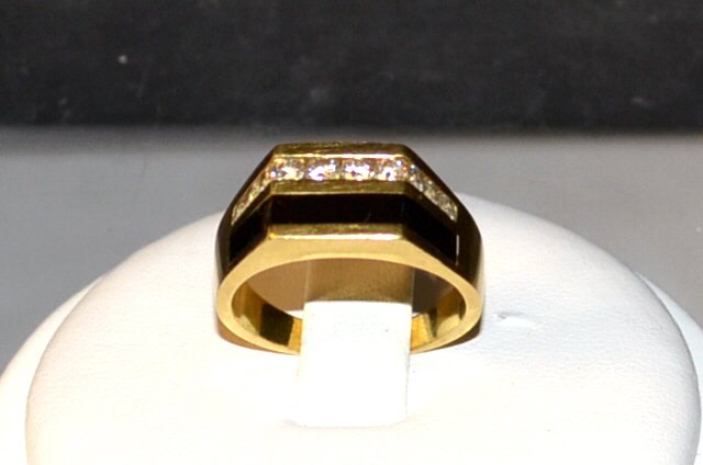 18kyg Black Coral & Diamond Ring Bernard Passman : Lot 7