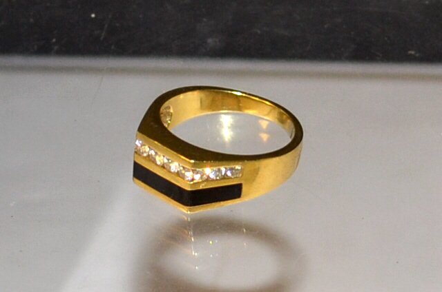 18kyg Black Coral & Diamond Ring Bernard Passman : Lot 7