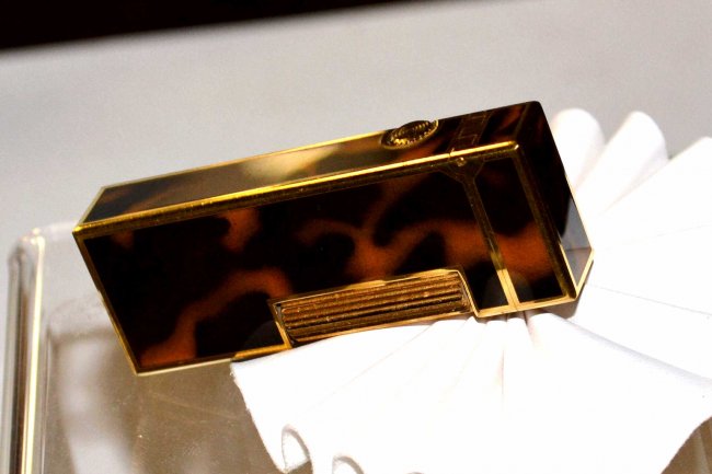 Dunhill Tortoise Shell Rollagas Lighter : Lot 160A