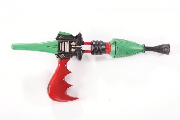 Original Martian ray gun pistol from Mars Attacks! : Lot 1046