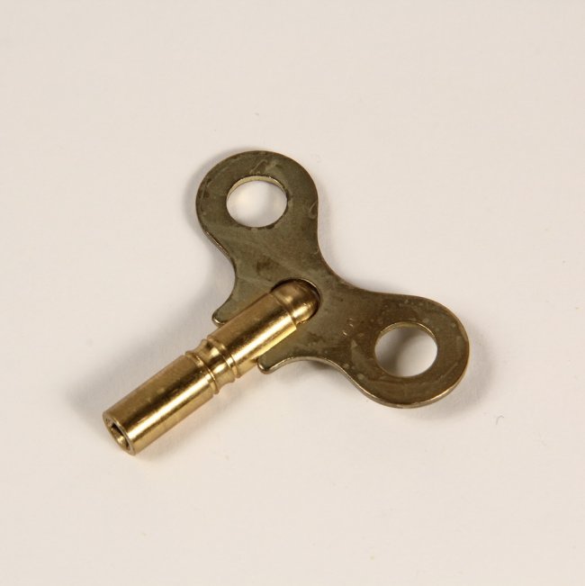 JOHN BULL SHELF CLOCK - Blinking Eye Novelty Clock, : Lot 628